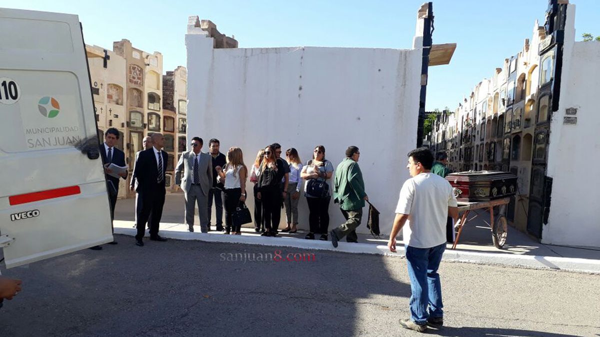 Exhumaron el cuerpo del hombre que murió por causas extrañas y ... Exhumaron el cuerpo del hombre que murió por causas extrañas y ...