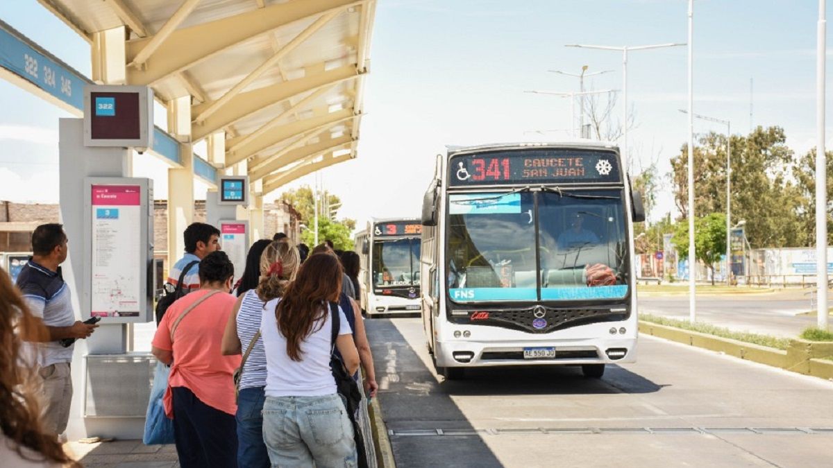 Así funciona el servicio de colectivo este feriado