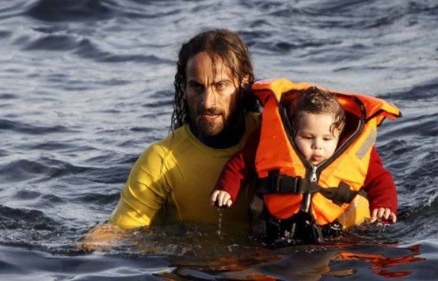 La emocionate historia de el ángel del mar, el salvador de las víctimas ...
