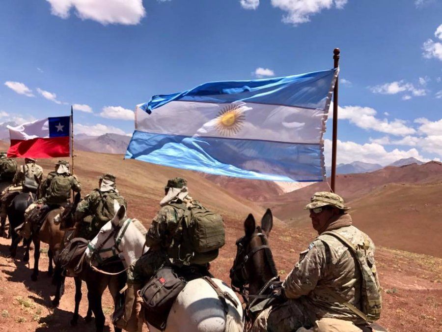 Cruce de Los Andes: los expedicionarios presenciaron el acto más ...