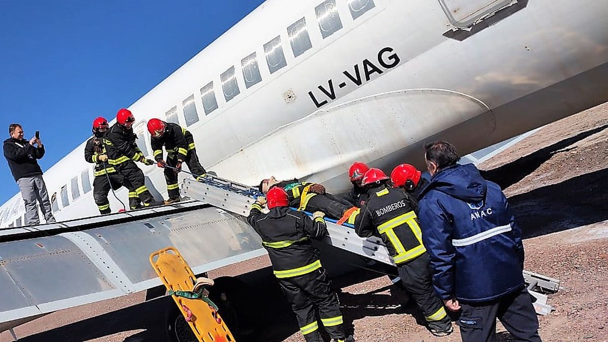 La Provincia capacitó en salvamento y extinción de incendios en aeronaves