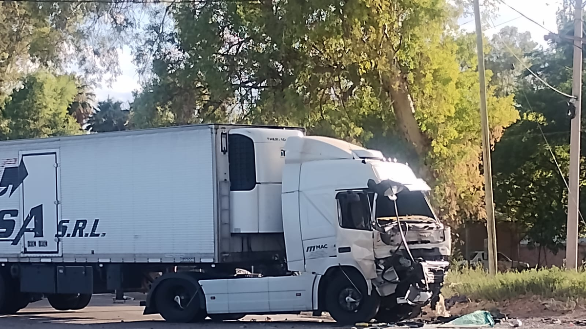 Accidente casi frontal en Media Agua: rescate y traslado al Rawson