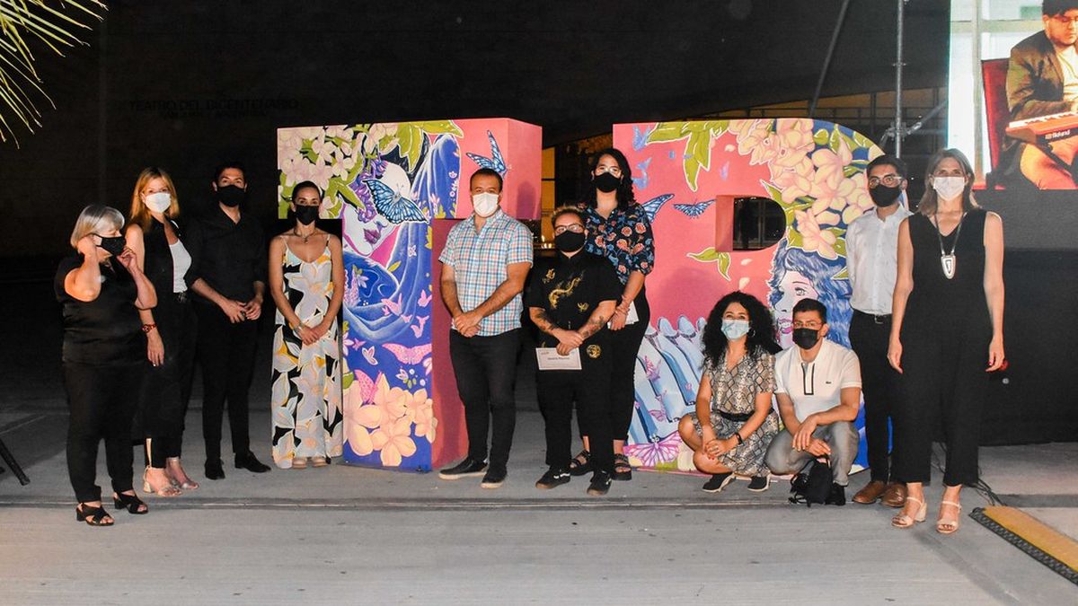 Las icónicas letras del Teatro del Bicentenario, con diseño renovado