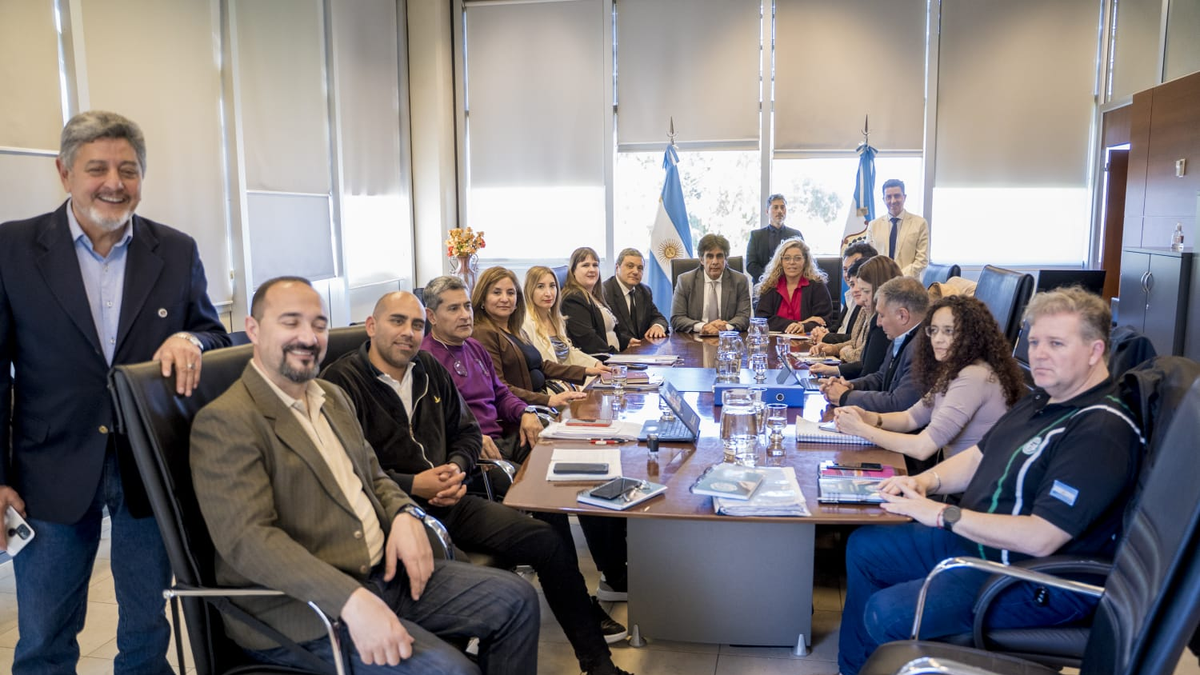 Paritaria docente 2025: el gobierno y los gremios alcanzaron un acuerdo
