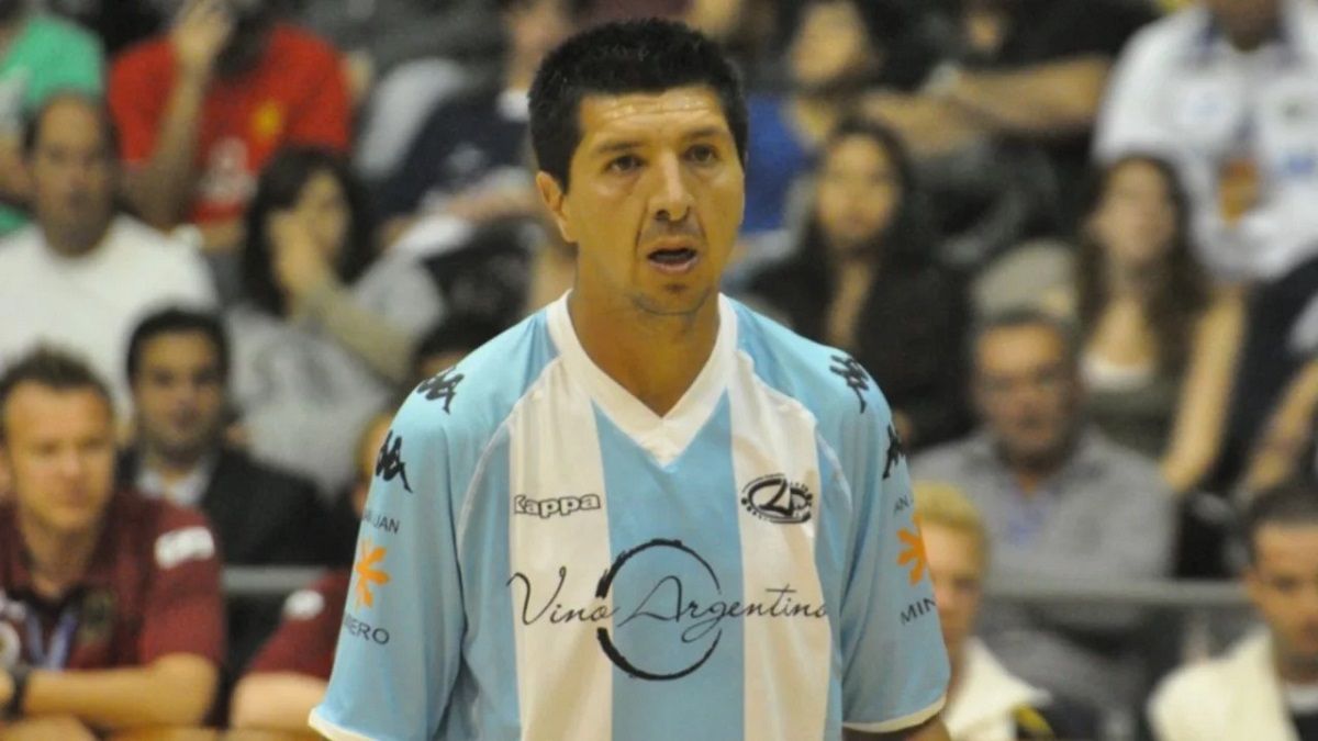 David Páez sufrió un ACV y se encuentra internado