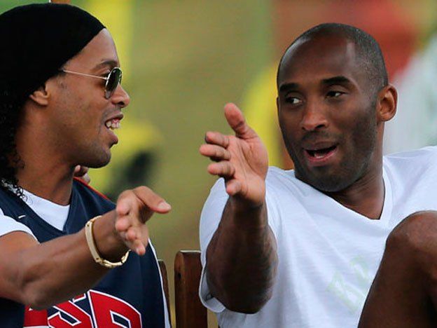Kobe Bryant y Ronaldinho, furor en Río de Janeiro