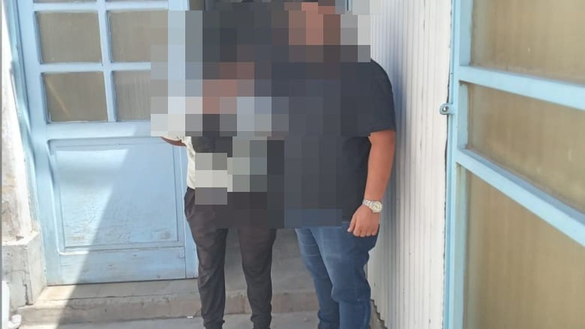 En Varios Allanamientos Encontraron Dinero Un Arma Y Objetos Robados