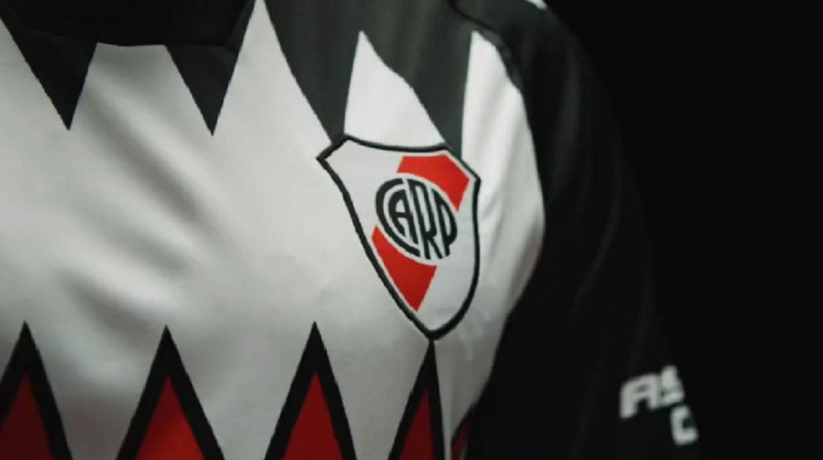 ¡la Rompe River Presentó Su Nueva Camiseta Alternativa