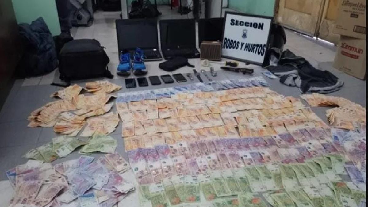 Dejó estacionada su camioneta, le robaron $2 millones y atraparon a dos ...