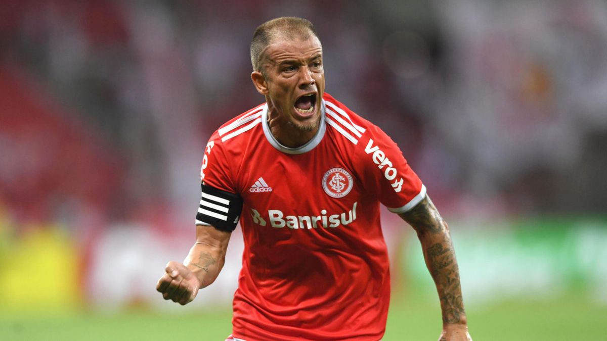DAlessandro sigue haciendo historia en Inter de Porto Alegre