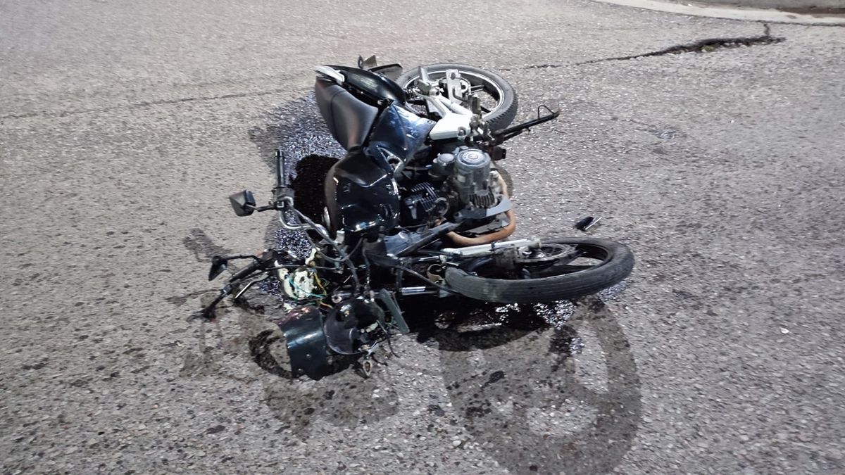 Choque de motociclistas: dos conductores quedaron inconscientes tras ...
