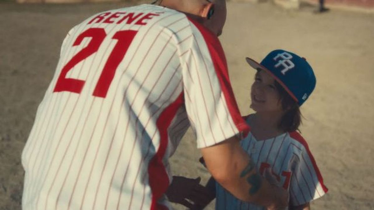 Residente mostró por primera vez a su hijo Milo en su nuevo video