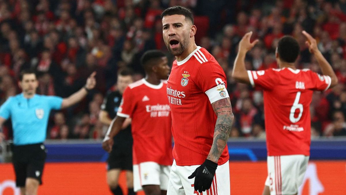 Nicolás Otamendi renovó contrato con Benfica por dos temporadas más