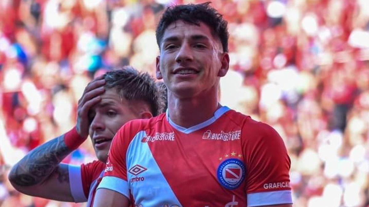 El sanjuanino Francisco Álvarez abrió la goleada de Argentinos Juniors ...