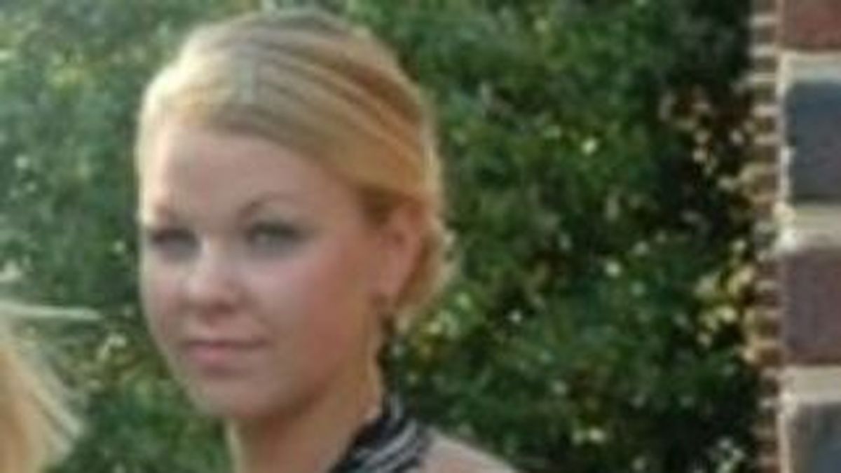 Sorprendieron A Una Maestra Teniendo Sexo Con Su Alumno En El Auto