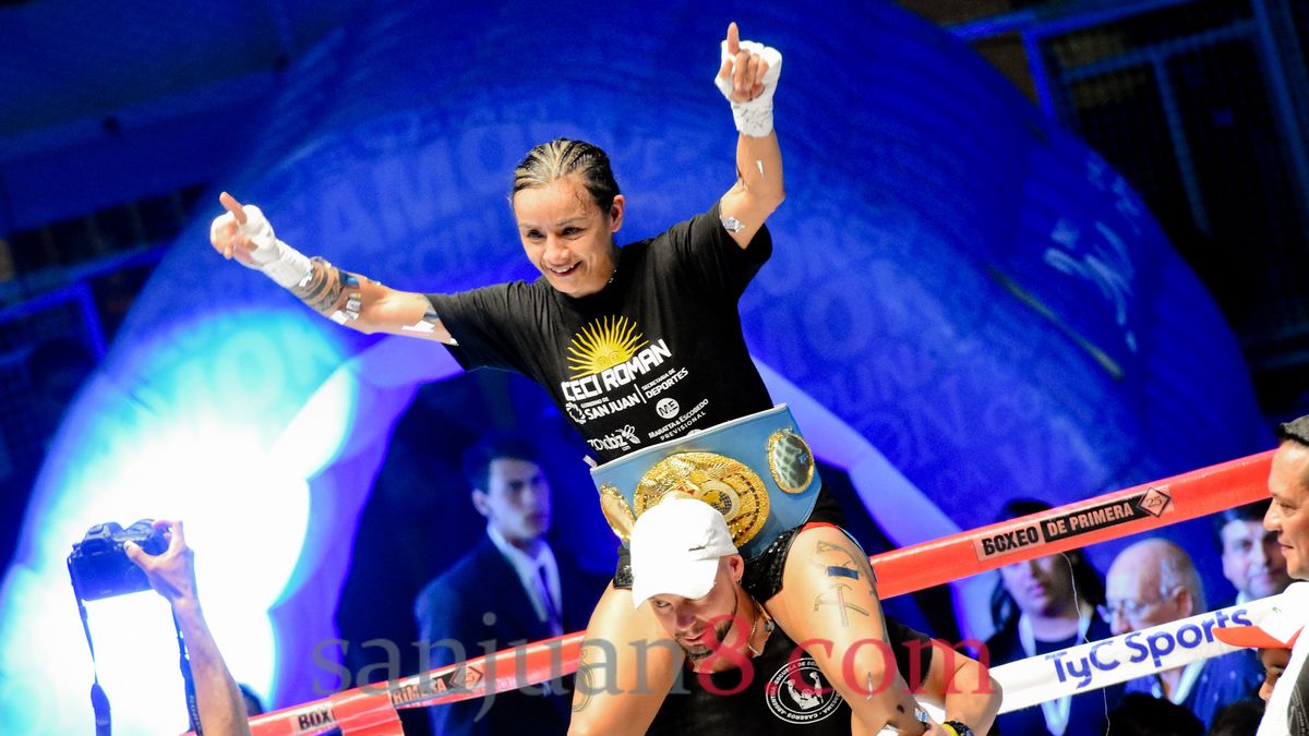 Campeona: Cecilia Román retuvo el título mundial gallo por puntos
