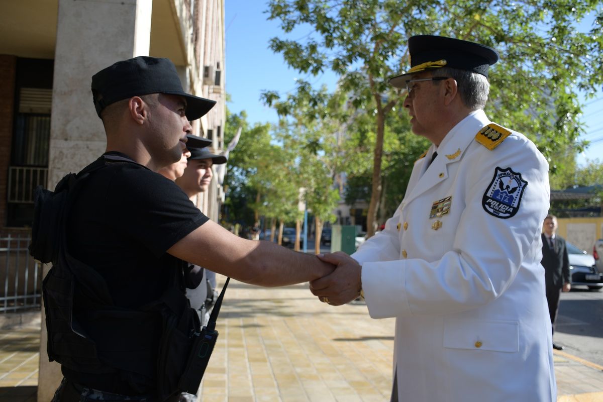 Martínez: Deseo que se profesionalice cada vez más la Policía