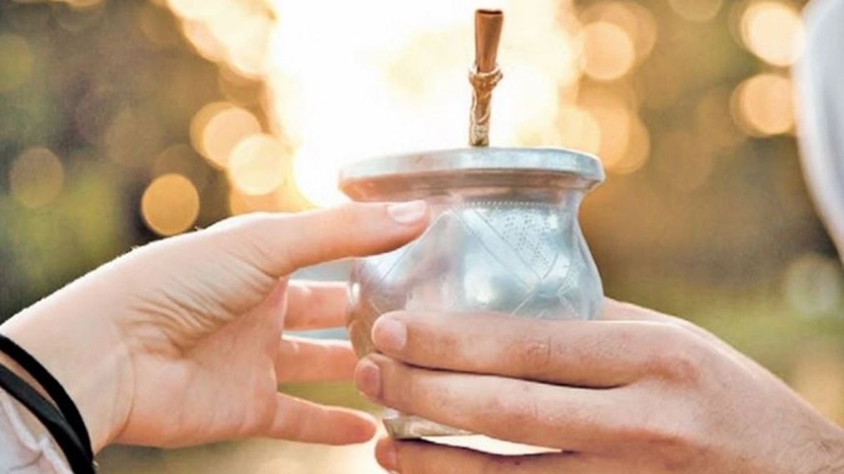 Un especialista fue terminante con la costumbre de compartir el mate