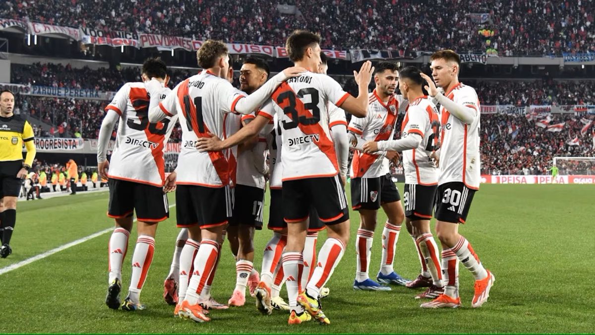 River le ganó a Olimpia en el Monumental