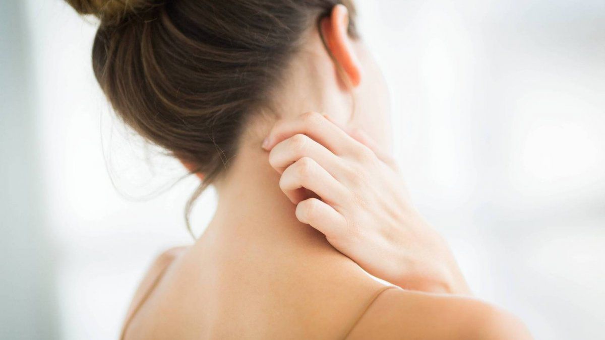 Rascarse puede generar el mismo placer que tienen los adictos