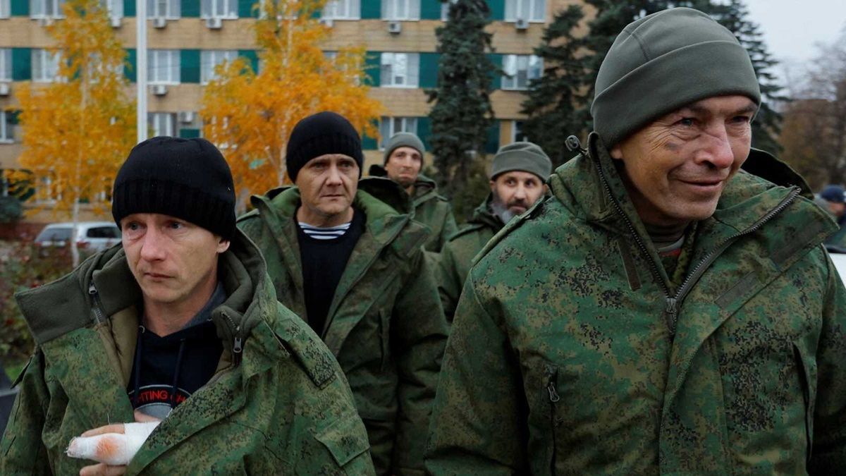 Rusia y Ucrania intercambian más de 400 prisioneros de guerra