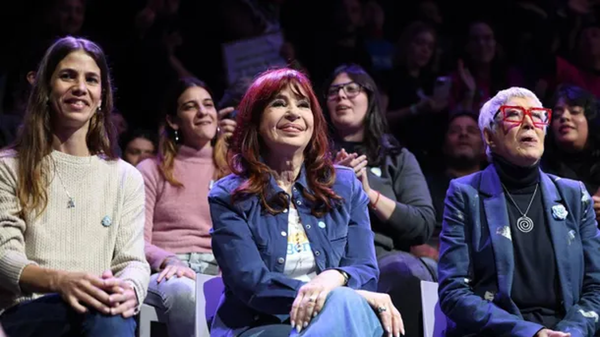 Milei no construyó ni una escuela: el discurso de CFK durante el 25 de Mayo