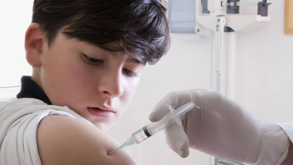 Investigan si la vacuna triple viral contrarresta los efectos severos ...