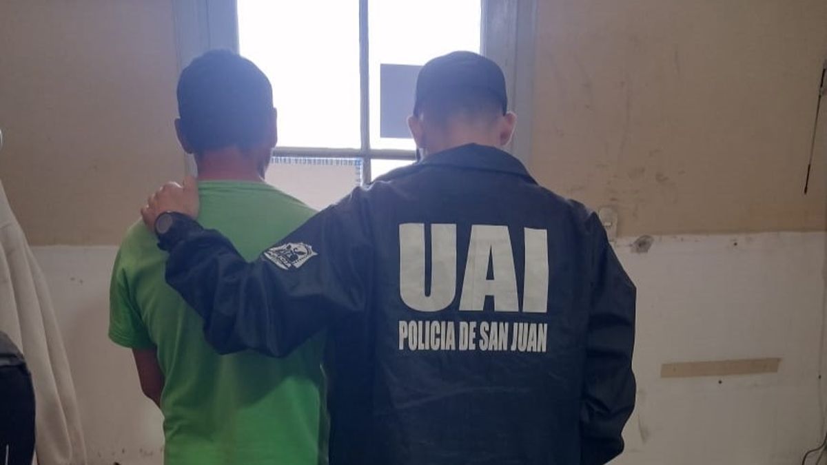 Secuestran una moto y recuperan un auto en dos operativos: un detenido
