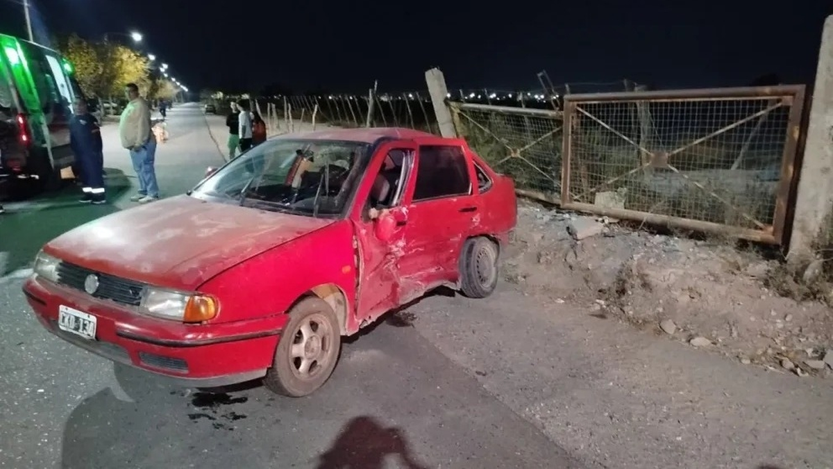 Violento choque en Rawson: una mujer y su hijo de 6 años fueron ...