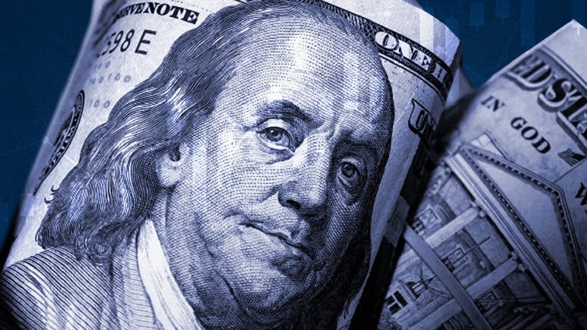 Nueva caída del dólar blue y se acerca cada vez más al oficial