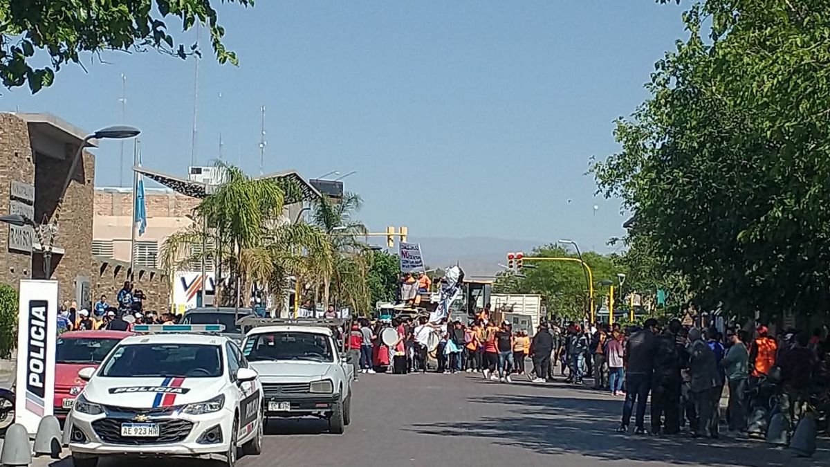 Empleados municipales de Rawson se manifestaron por la recategorización