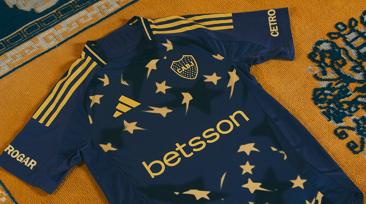 Boca presentó una nueva camiseta llena de estrellas