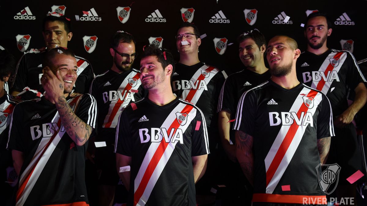 River presentó su nueva camiseta alternativa en homenaje a Ángel Labruna