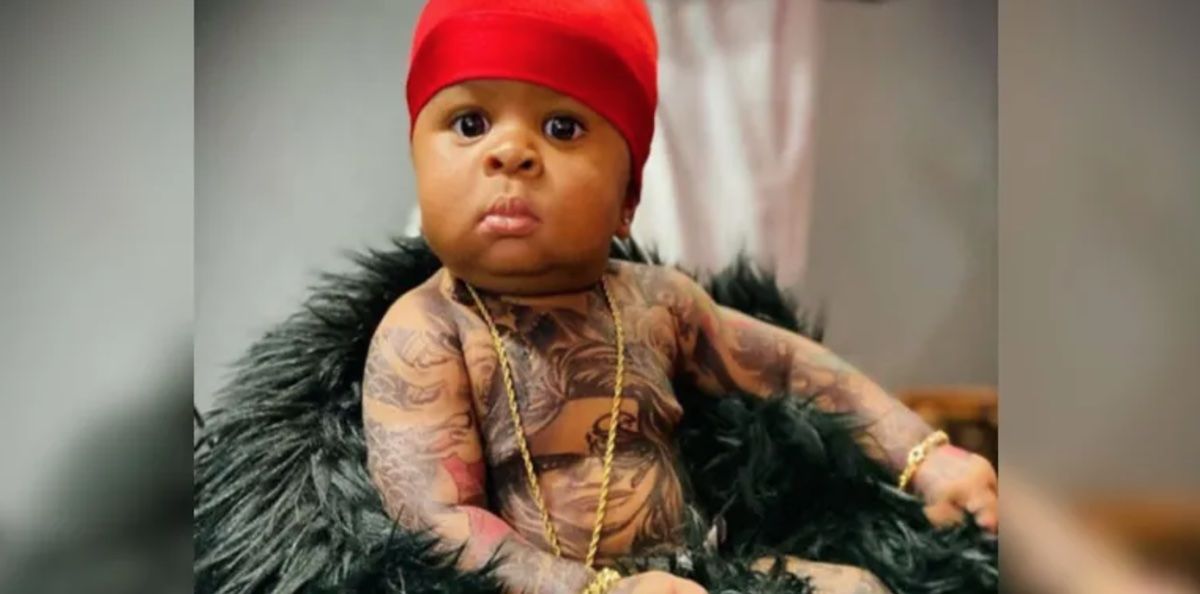 Una madre tatúa a su hijo desde que era bebé: A él le encantan